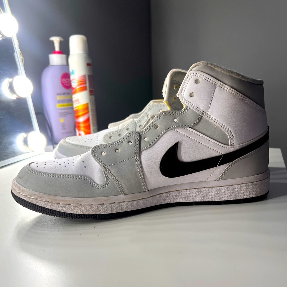 Nike Air Jordan 1 Mid Grey Fog - Gem